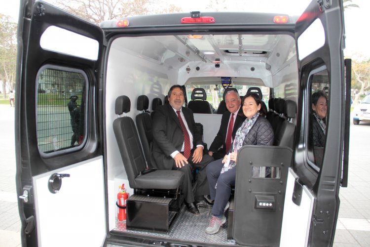 Gobierno Regional hace entrega de moderno vehículo para el grupo de ...